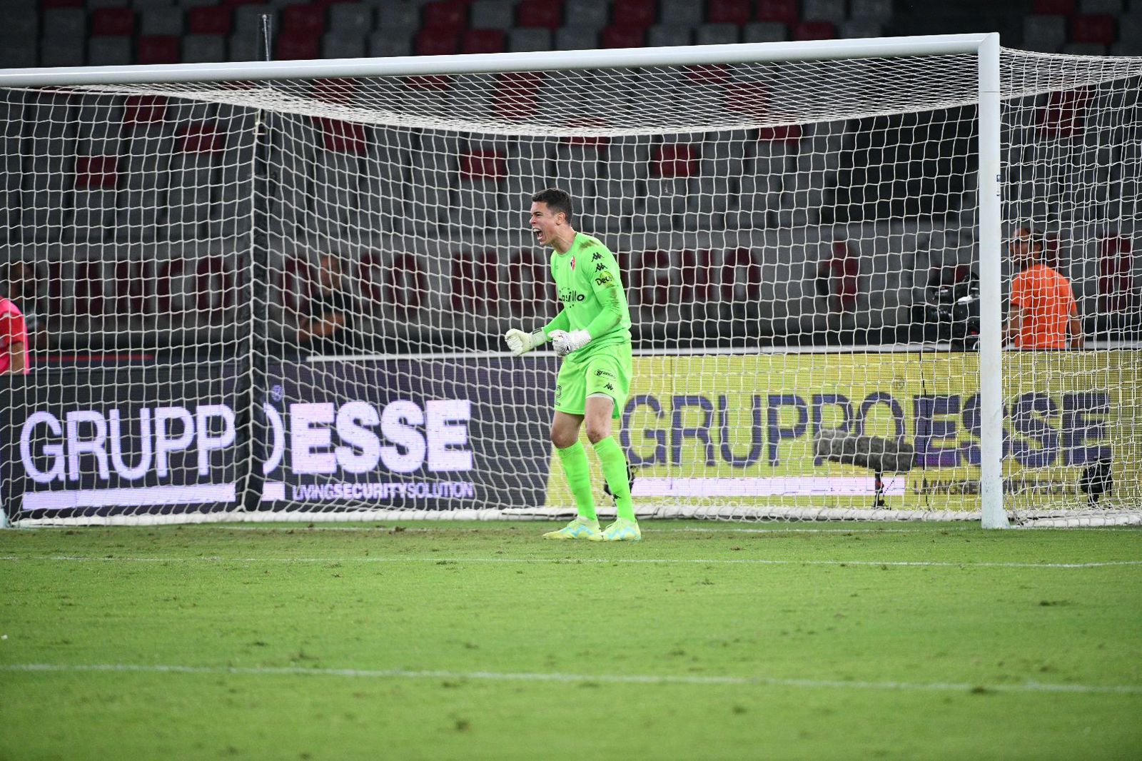 Ex-Grêmio, Brenno estreia no futebol italiano como destaque do time ...